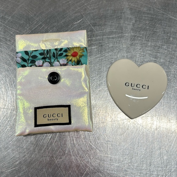 Gucci | Accessories | Gucci Beauty Heart Mirror In Silky Pouch Bag ...